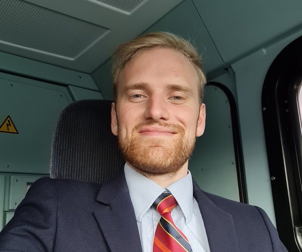 Wouter is an engine driver for Intercity Brussels | NS International